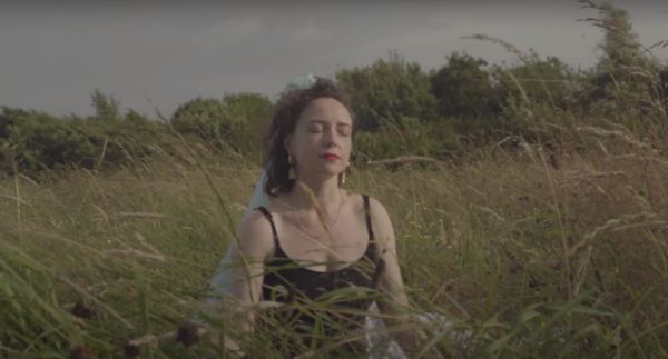 Laura Groves shares video for “I’m Not Crying” – Werkre